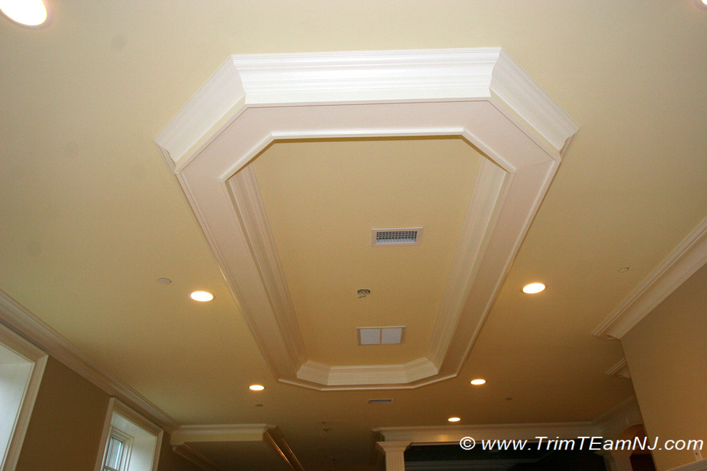 Coffered Ceilings and Beams - Classique - Salle à Manger - New York ...
