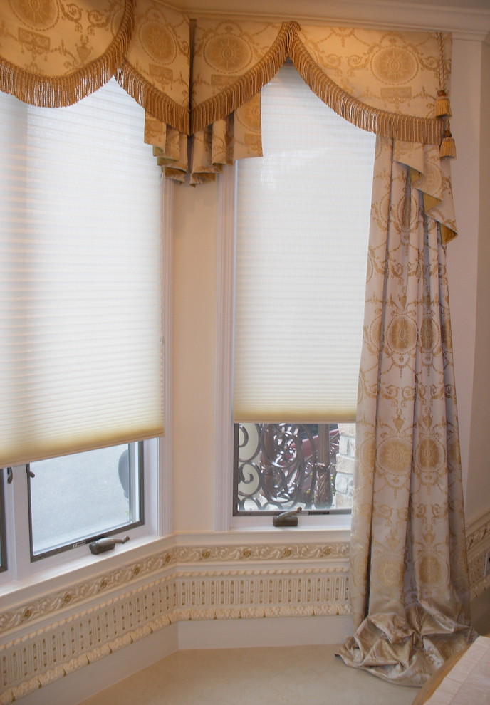 Cream & Gold Dining Room Drapery - Traditional - Dining Room - New York ...