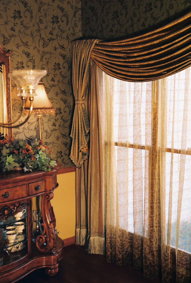 Draperies - Traditional - Dining Room - Chicago - by Yelena's Designs ...