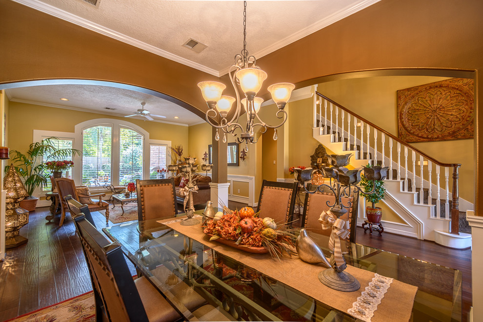 Emilia Court - Traditional - Dining Room - Houston - by Robert Brayton ...