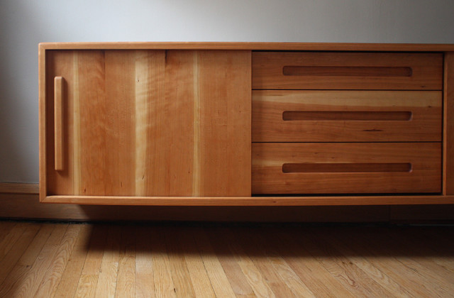 Floating Dining Room Buffet with Glassware Cabinet - Retro - Comedor ...