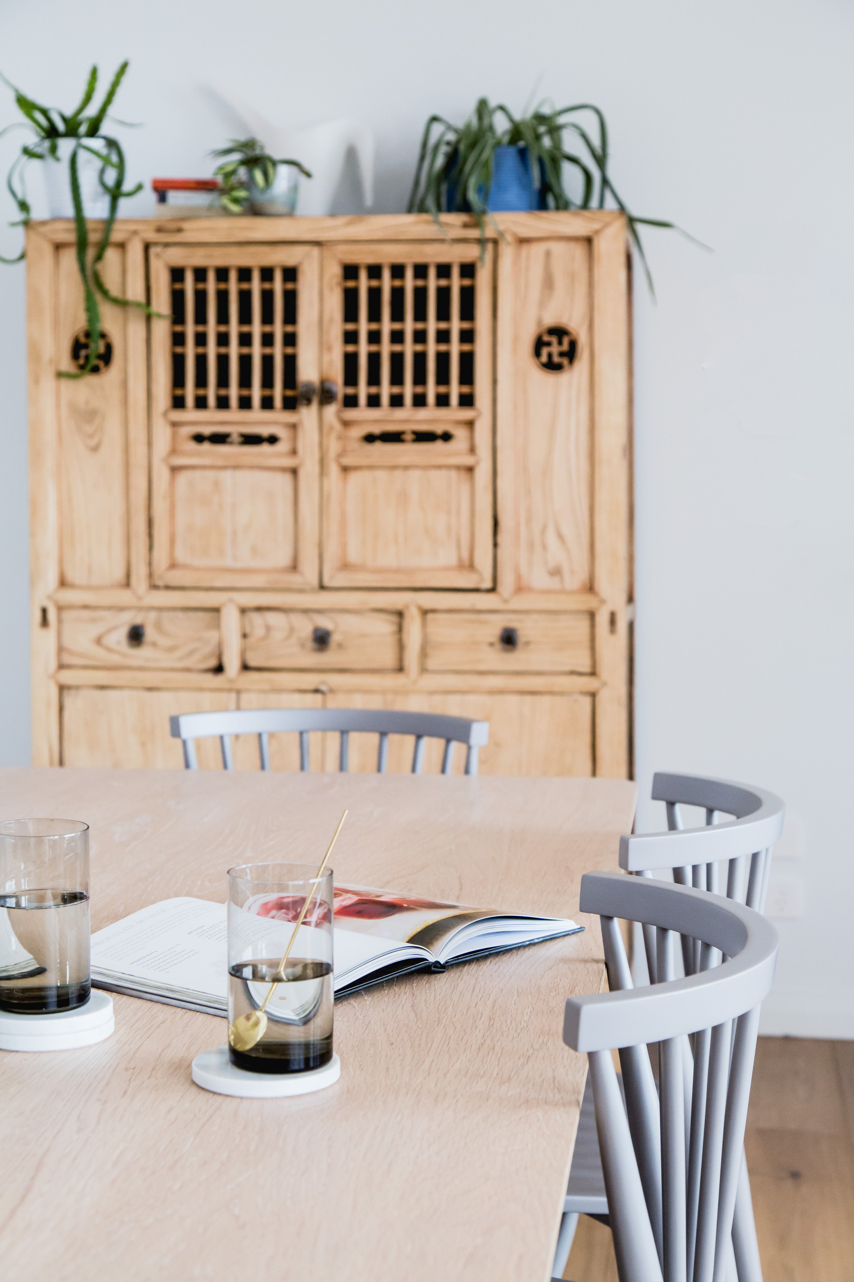 Room Tour: A Small Flat is Kept Clutter-free With Clever Storage | Houzz UK