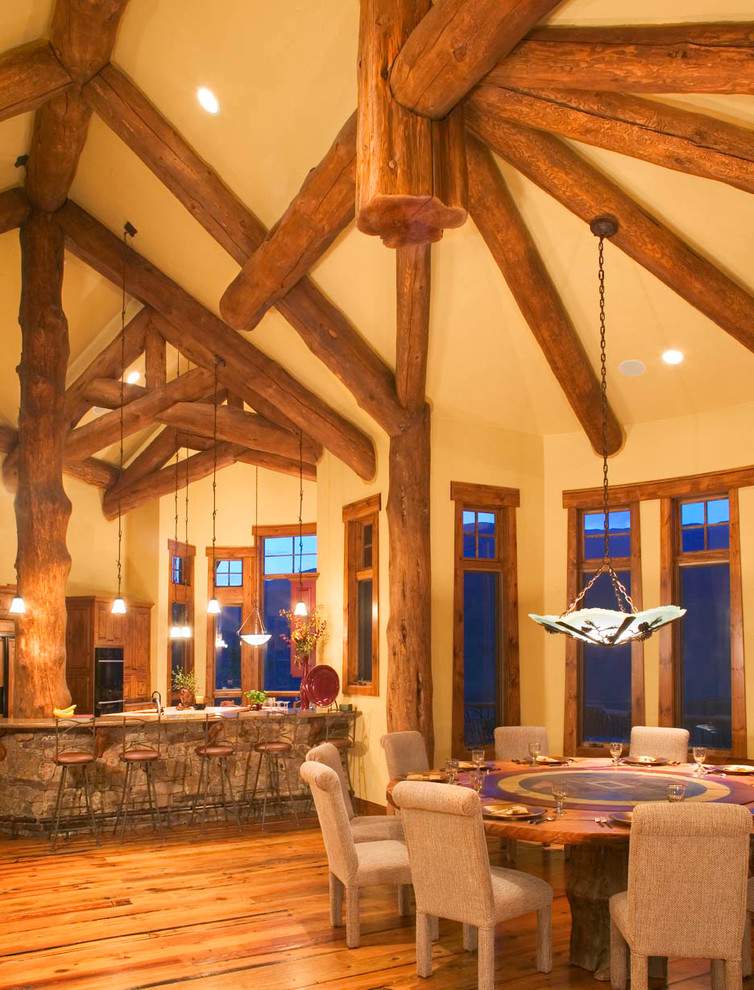 Hybrid Log House on Golf Course - Classique - Salle à Manger - Denver ...