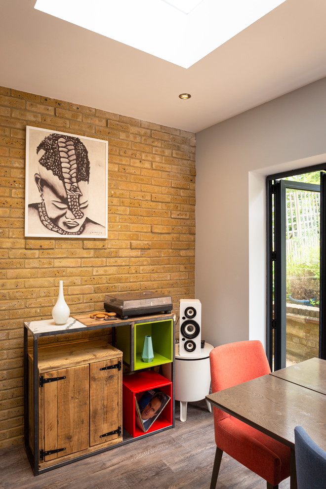 Single Storey Extension with Buff Brick on Feature Wall - Contemporary ...