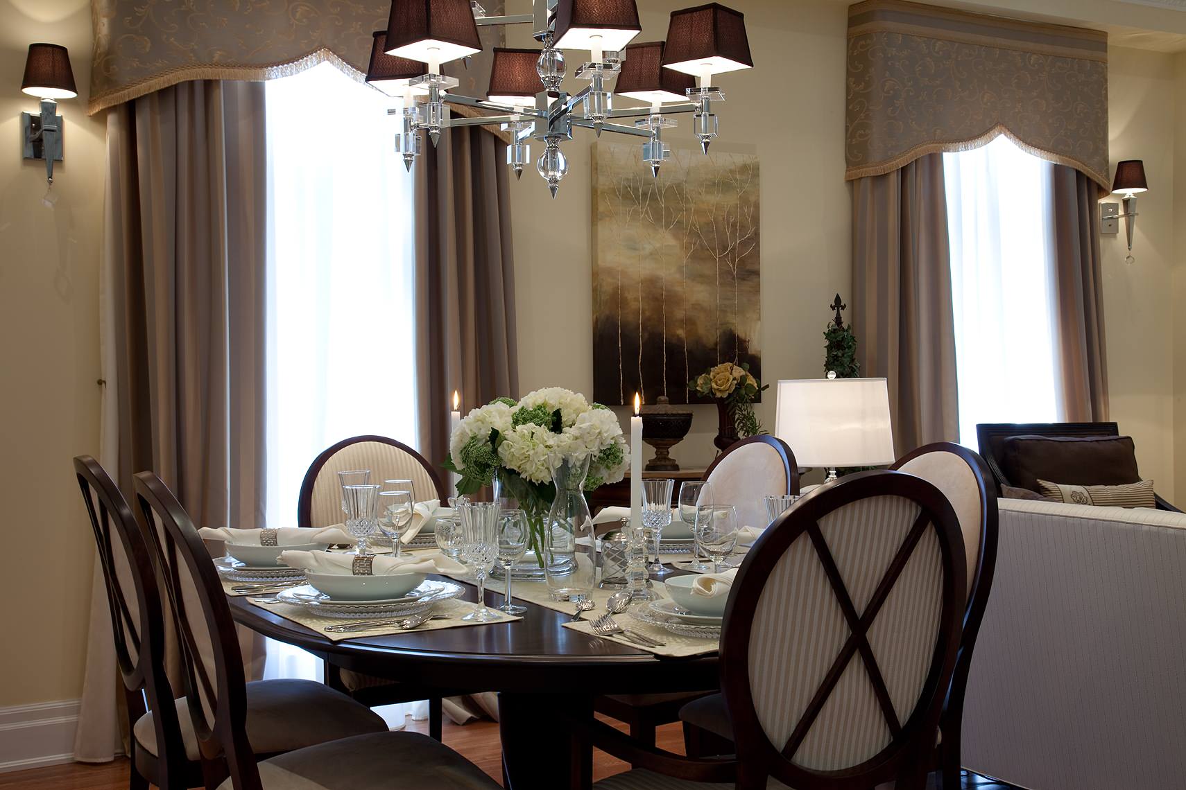 Accessorize a Traditional Dining Room for Charm and Grace