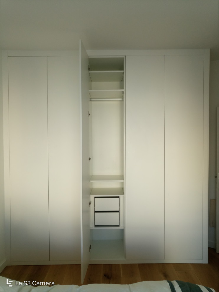 Placard à portes battantes laqué blanc - Minimalistisch ...