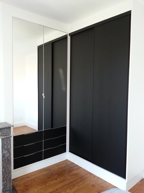 Portes de placard coulissantes et battantes - Contemporary - Wardrobe ...