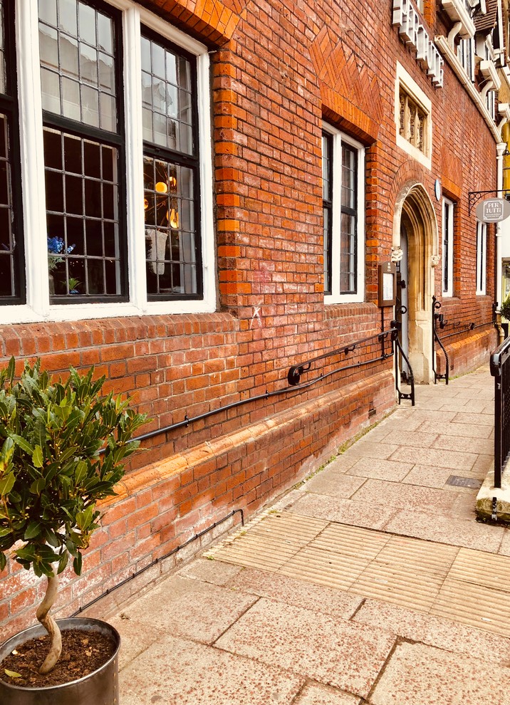 Berkhamsted Italian Restaurant - Traditional - Entry - Hertfordshire ...