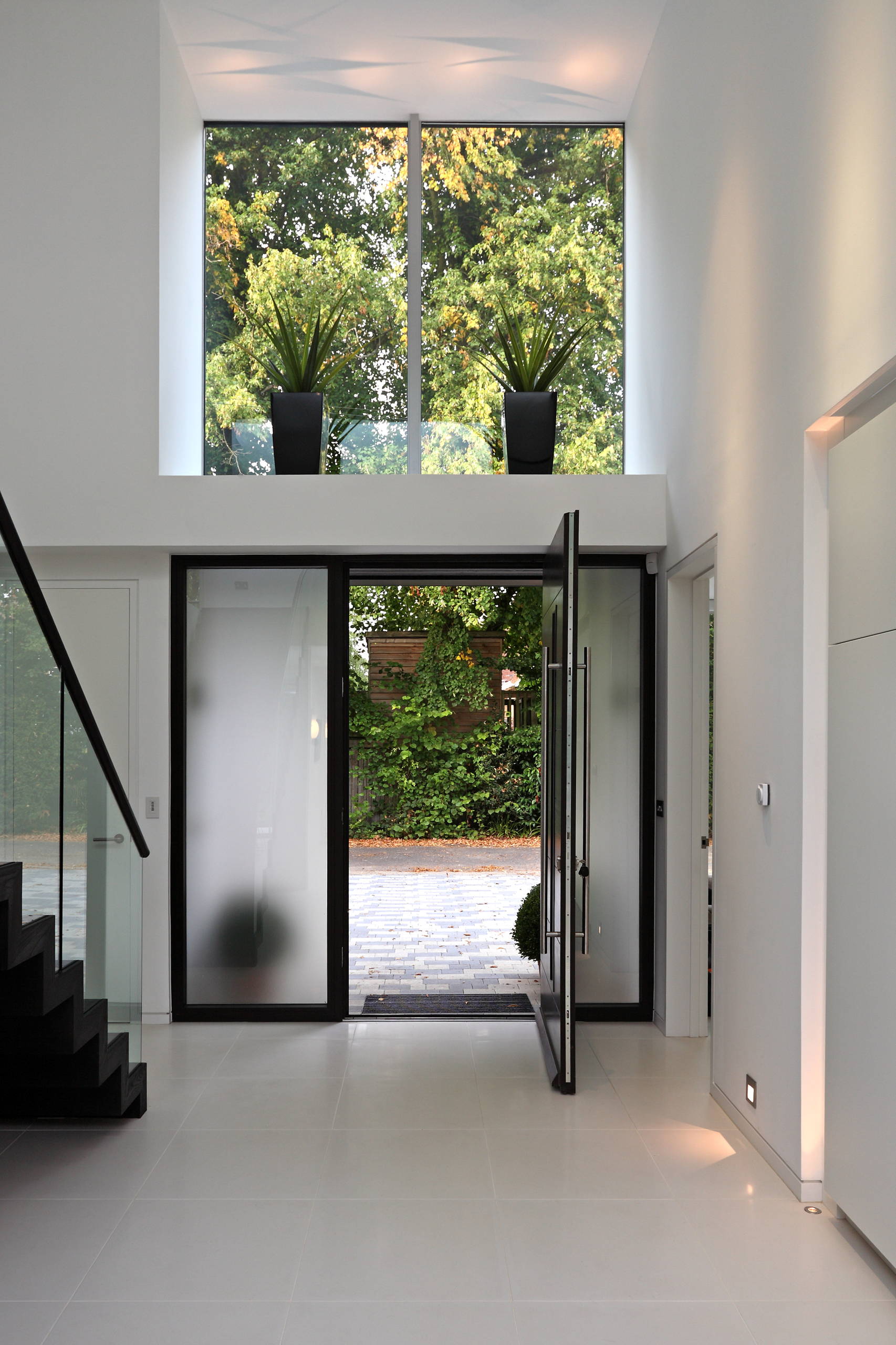 10 Bold Black Front Doors | Houzz IE