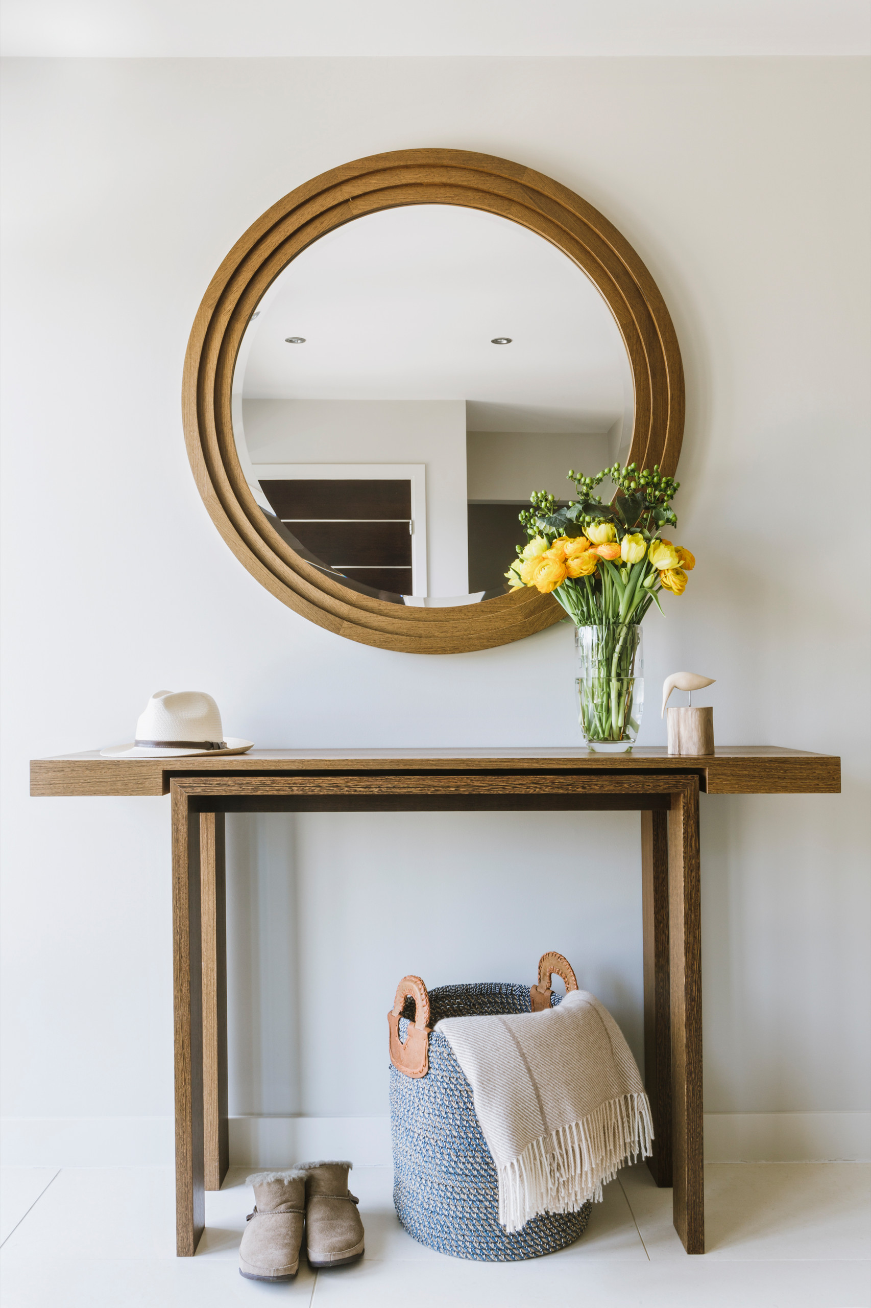 Ditch These 6 Things to Make Your Hallway Feel Bigger | Houzz IE