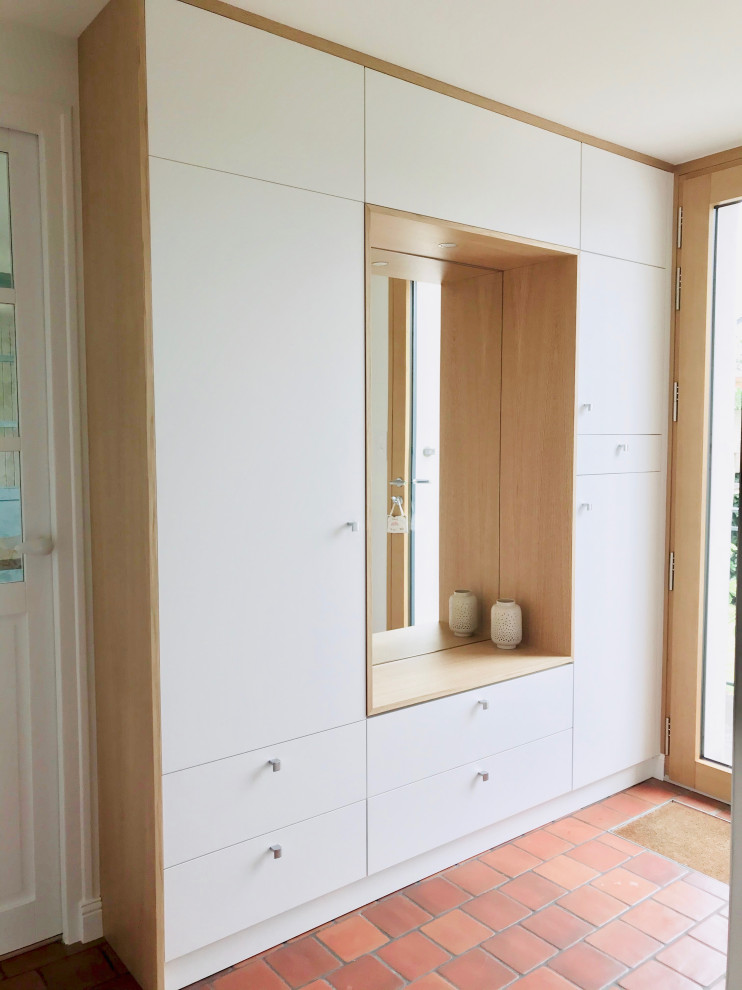 Un meuble sur mesure esthétique et fonctionnel - Traditional - Entry ...