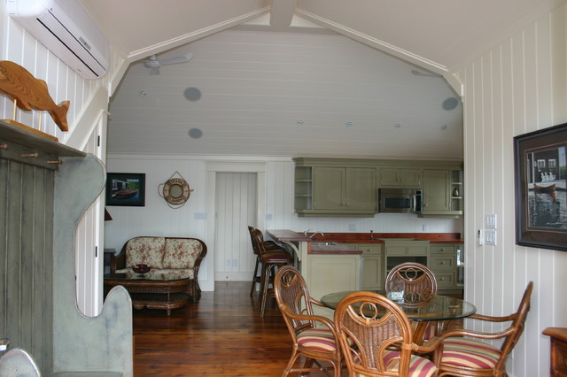 A beautiful small boathouse interior - Traditional - Entrance - Toronto ...