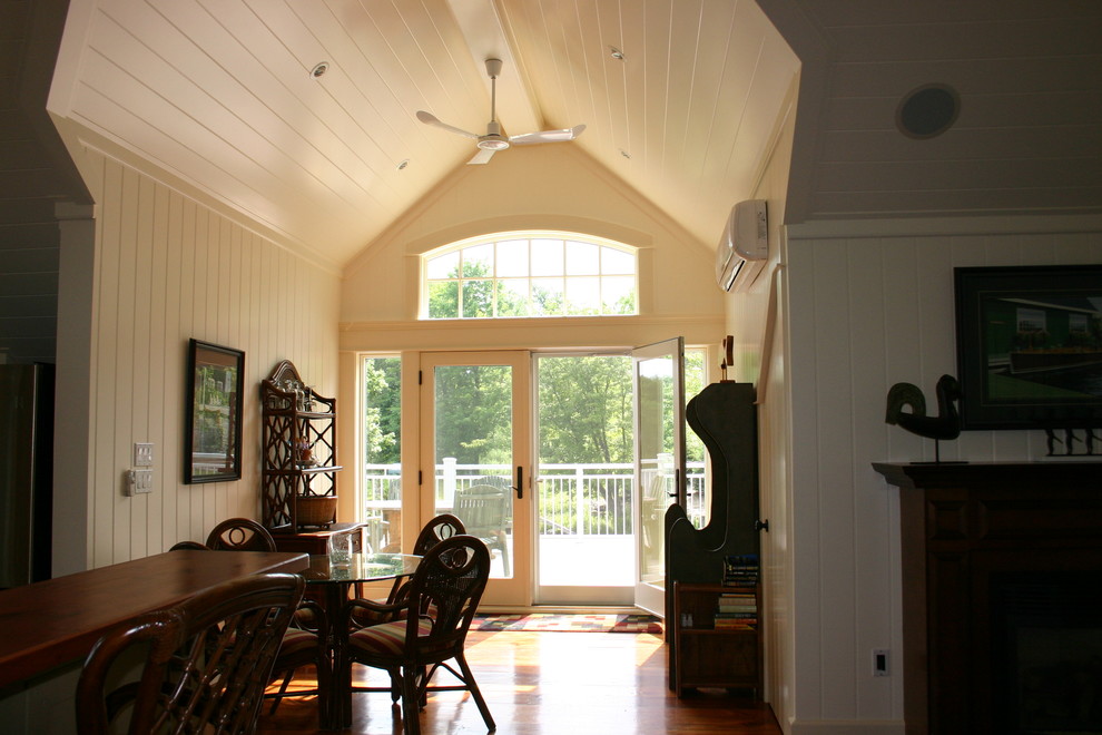 A beautiful small boathouse interior - Traditional - Entry - Toronto ...
