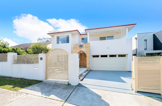 CENTRAL COURTYARD HOME, GREENACRE NSW - Mediterranean - Entry - Sydney ...