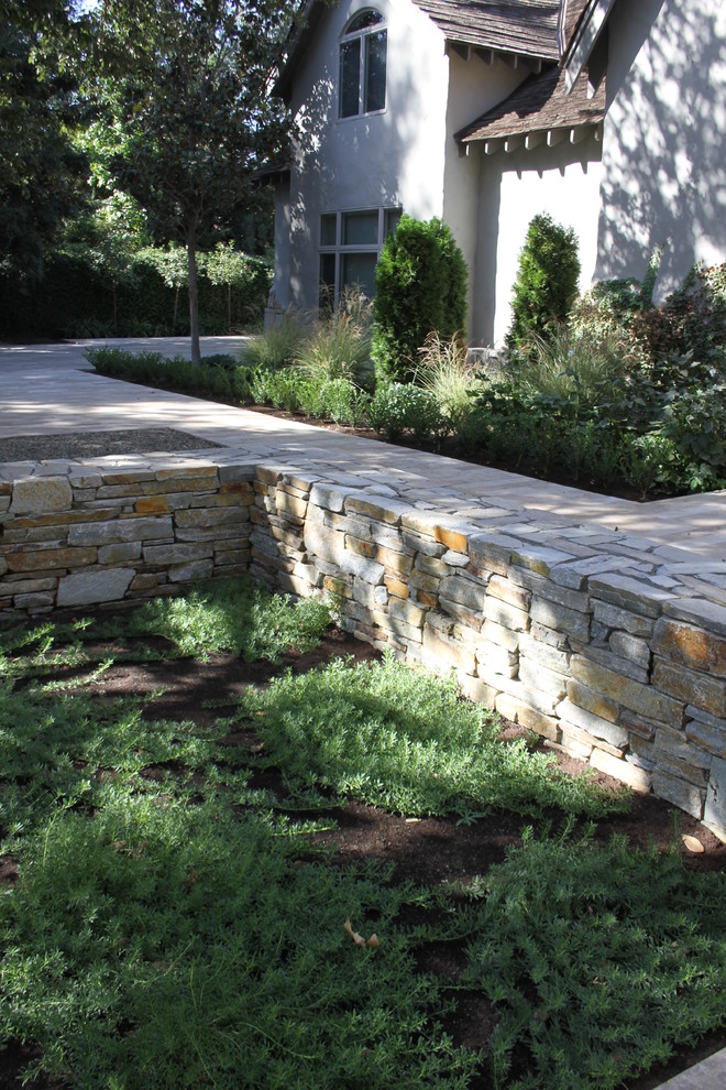 Contemporary Family Garden at Swan Park - Modern - Entry - Sacramento ...