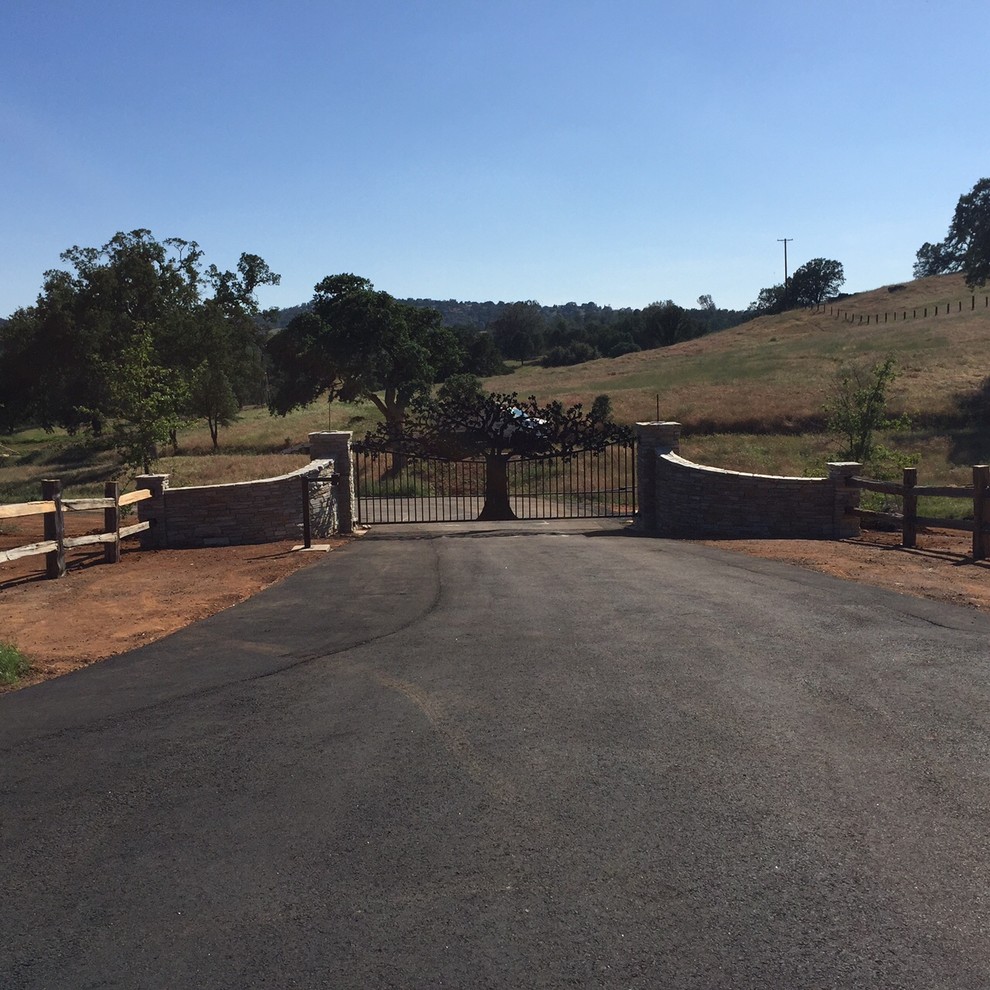 Custom Driveway Gates and Entrance Design - Contemporary - Entry ...