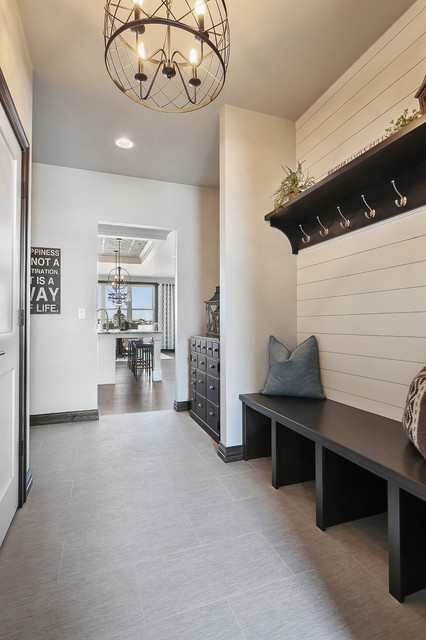 De Pere Modern Farm house - Country - Entrance - Other - by ABK ...