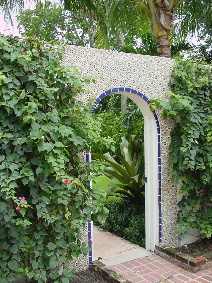 Entrance Walkway Arch - Mediterranean - Entry - Miami - by Casa ...