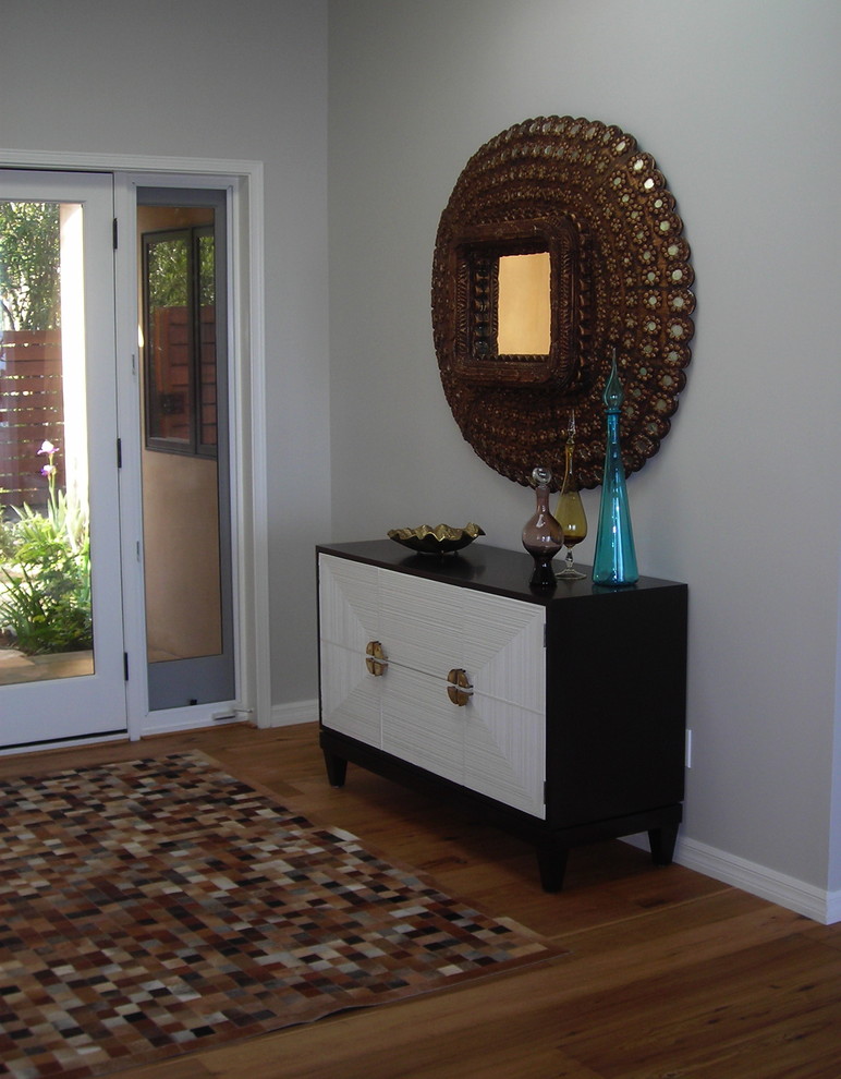 Entry area - Transitional - Entry - Los Angeles - by Susan Deneau ...