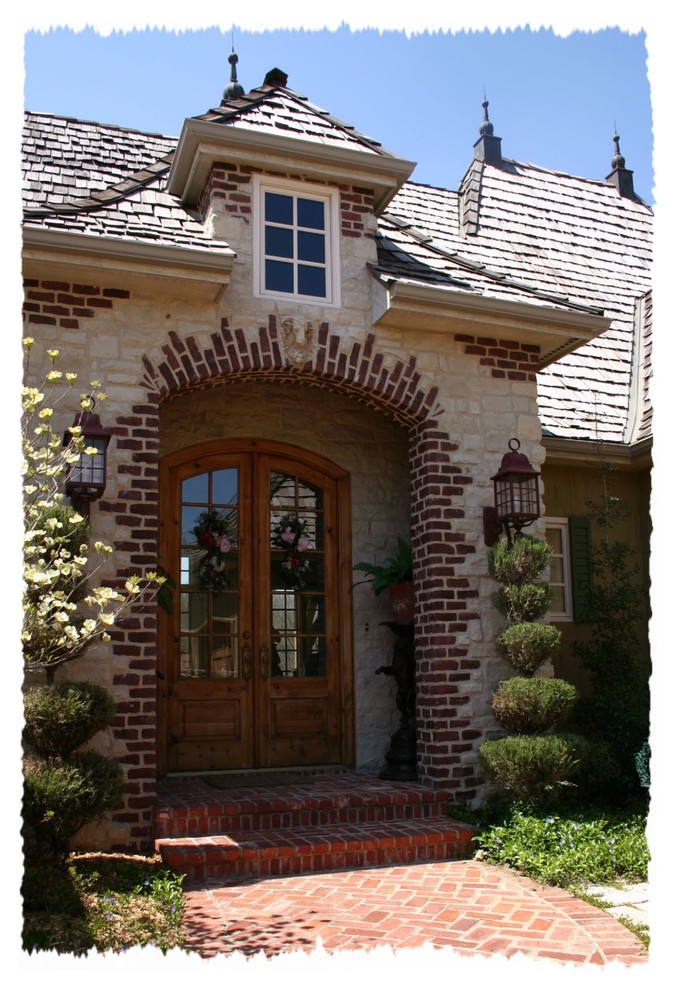 EuroStyle 'Front Entry w/Custom Knotty Alder Door - Mediterran ...