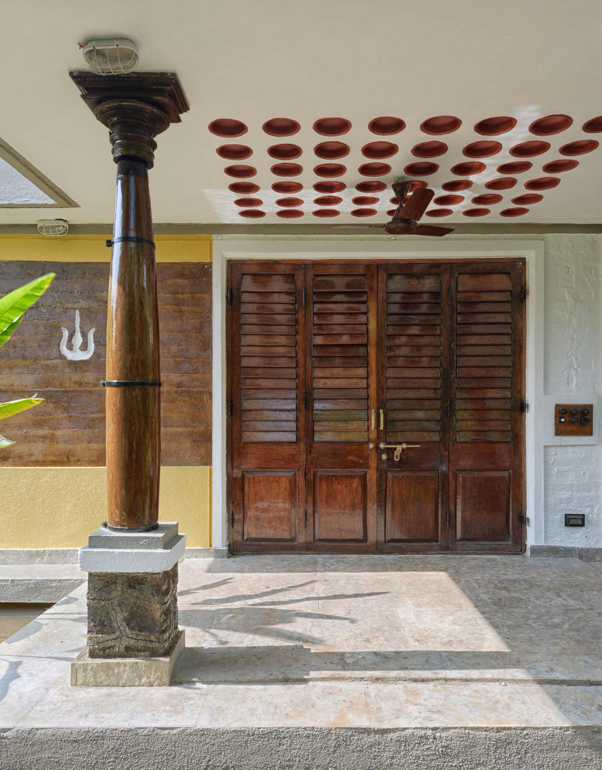 Thane Houzz: This Ecologist’s Farmhouse Grows Out of the Earth