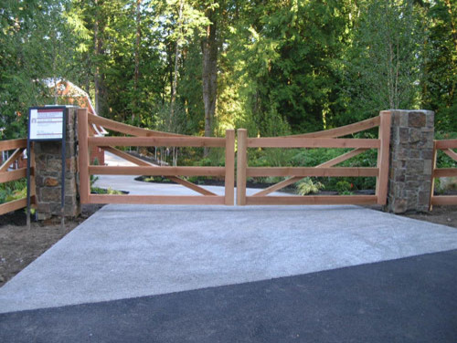 Brick Column Driveway Gate Gates Contractor Byron GA | Byron Fence