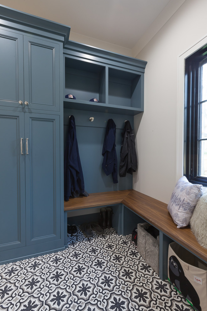 L Shape Mudroom Locker Cabinet in Chicago, Illinois - Farmhouse - Entry ...