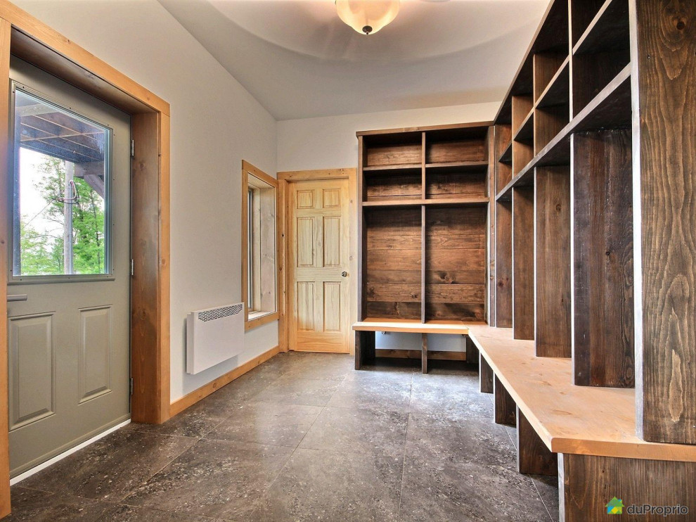 Log Cottage - Lac des Plages - Bois rond - Scandinavian - Entrance ...