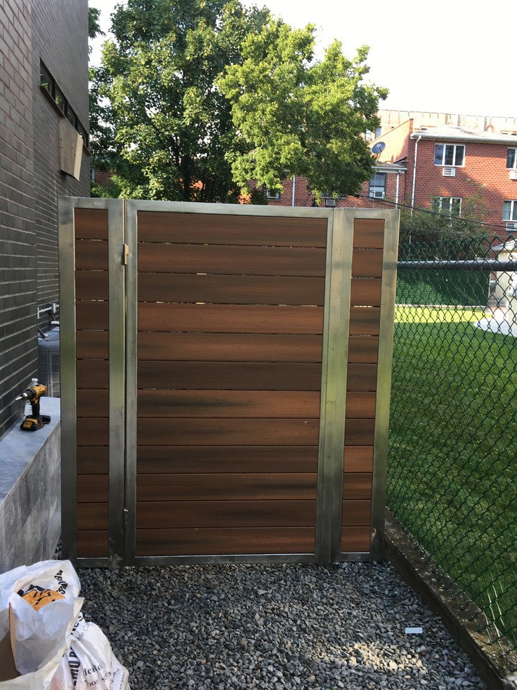 Modern stainless steel gate with fiberon composit wood.composit deck ...