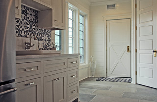 Mud Room - Farmhouse - Entry - Chicago - by Meyer Design | Houzz