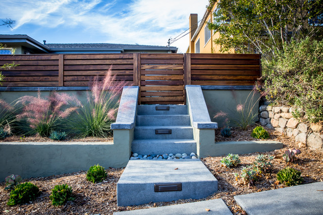 Point Loma Entry & Courtyard - Concrete Entryway - Contemporáneo ...