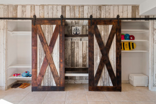 Rustic Barn Doors, Harry Potter and Views of Lake Beulah - Farmhouse ...