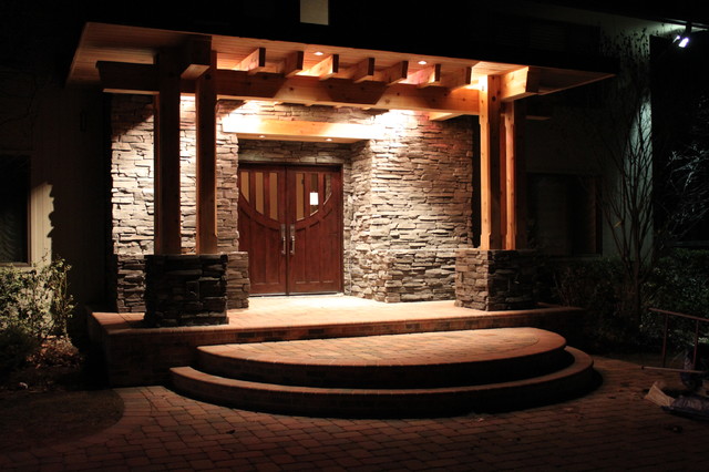 Rustic Entry Portico - Classique - Entrée - New York - par N.E.A ...