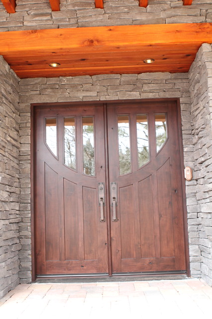 Rustic Entry Portico - Classique - Entrée - New York - par N.E.A ...