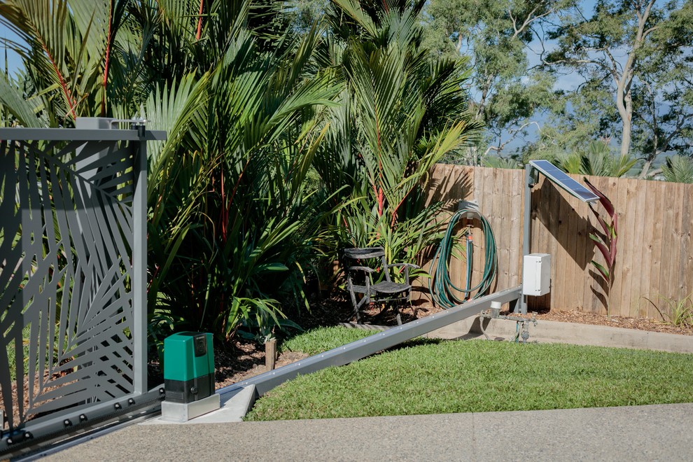 Sliding & Swing Gates - Tropical - Entry - Cairns - by OceanBlue Living ...