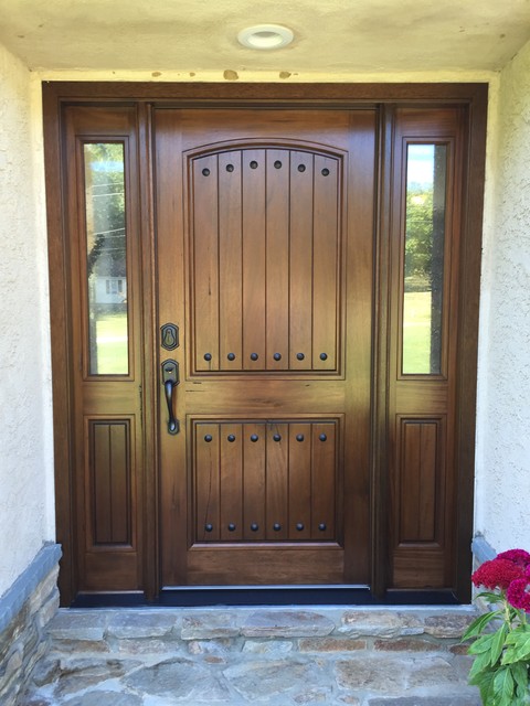Walnut Entry Door - Montagne - Entrée - Philadelphie - par Brackish ...