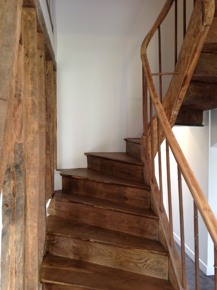 Escalier ancien en bois rénové - Campagne - Escalier - Autres ...