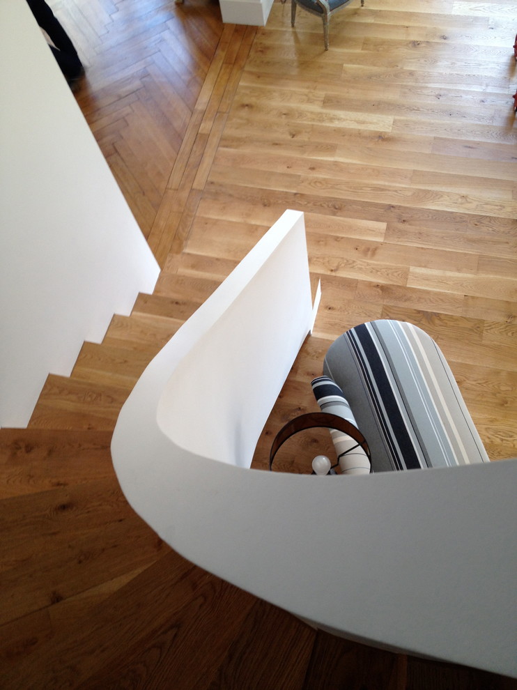 Escalier en arrondi en béton - Contemporary - Staircase - Paris - by ...