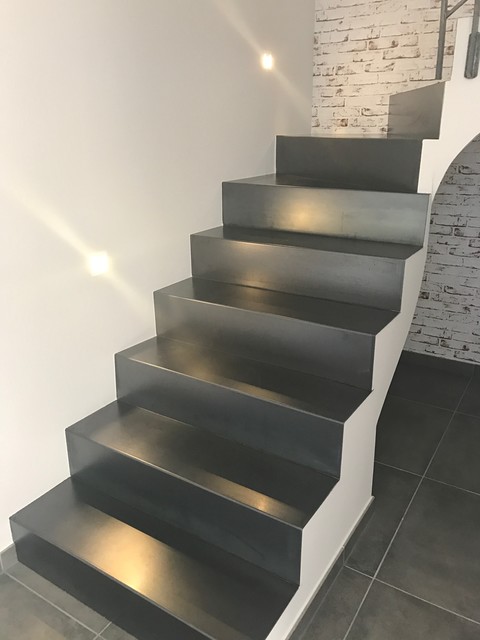 Mise en valeur d'un bel escalier avec intégration de spots LED ...