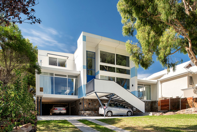 Houzz Tour: A Midcentury Modern Home Takes In the Views