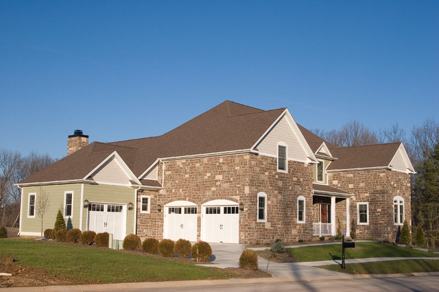 3 car garage - Traditional - House Exterior - Indianapolis | Houzz UK