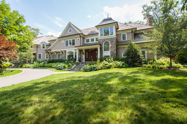 60 Meadowbrook Road, Weston, MA - Classique - Façade - Boston - par Amy ...