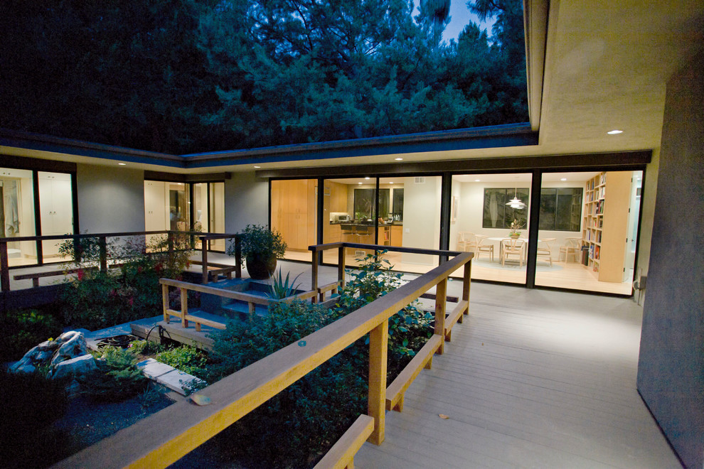 A Classic 1940's Mid Century Modern Home with Asian Design Influences ...