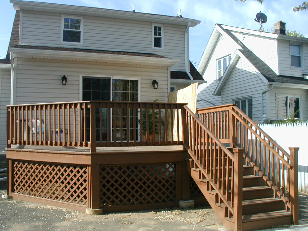 Addition & Exterior Renovation With Wood Deck - Klassisch - Häuser ...