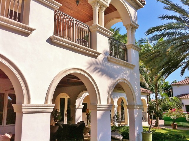 Arch within an arch - Mediterráneo - Fachada - Miami - de tuthill ...