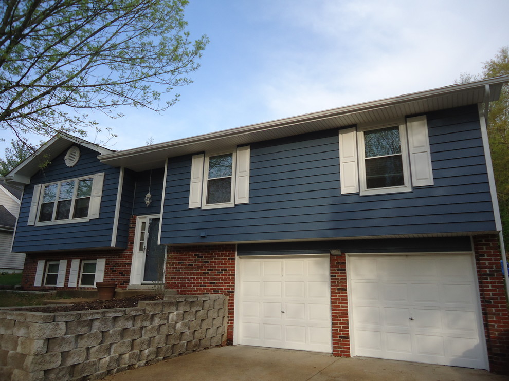 Architectural 7" wide insulated vinyl siding - Regatta Blue/White Trim ...