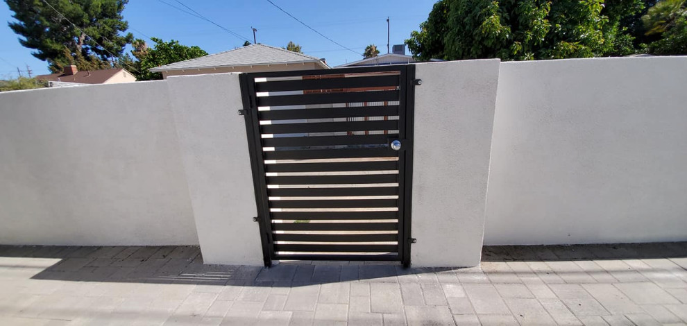 Automatic Driveway Sliding Gate with Pedestrian Gate - Liftmaster ...