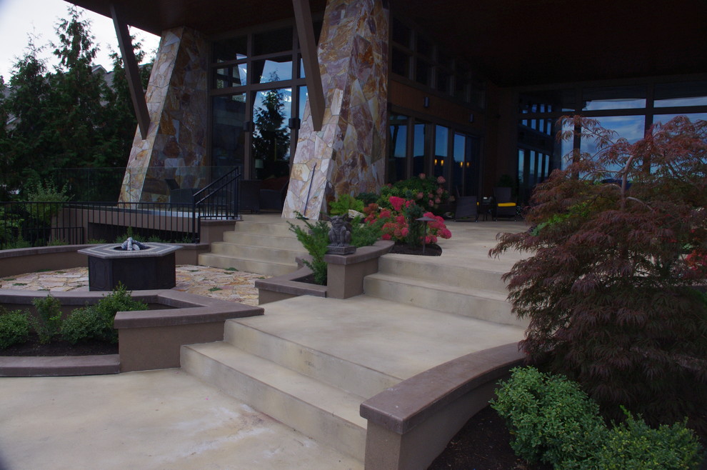 Back stairway - Traditional - Exterior - Vancouver - by Synergy ...