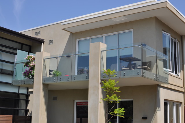 Balcony Railing - House Exterior - Dallas - by Glass Warehouse | Houzz UK
