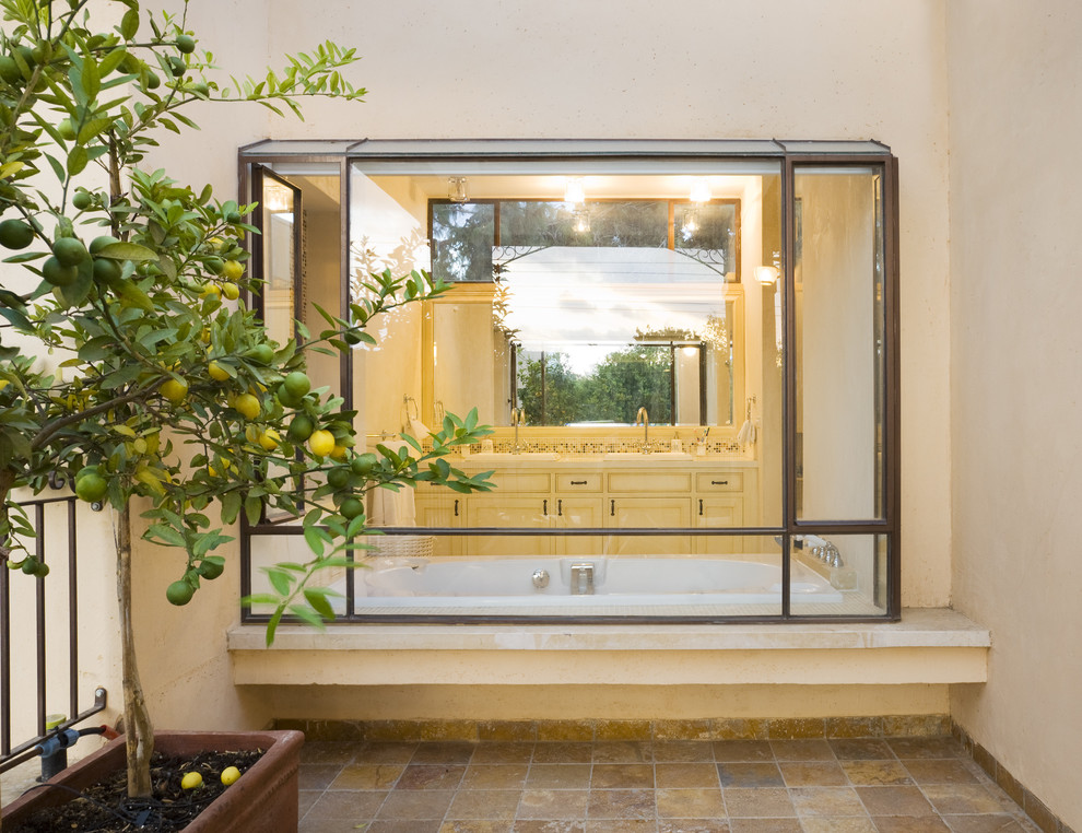 bath bay window - Mediterranean - Exterior - Tel Aviv - by Davidie ...